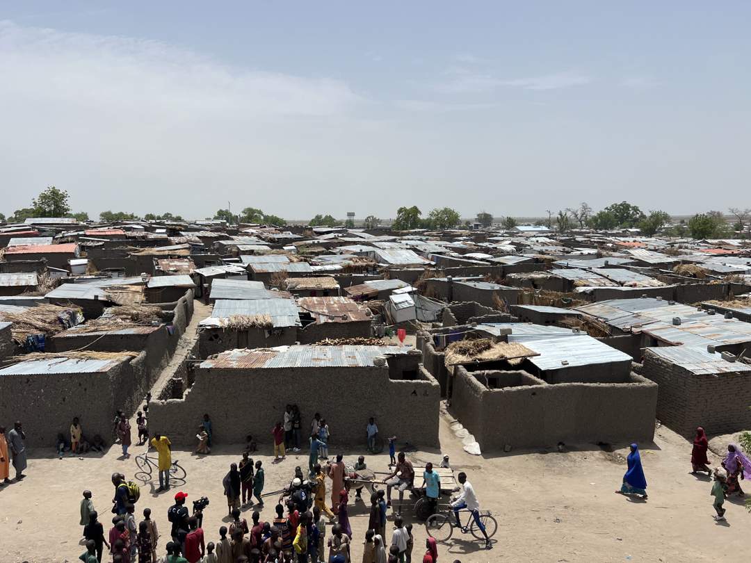 Thousands flee to Cameroon as Boko Haram seizes Nigerian border town ...