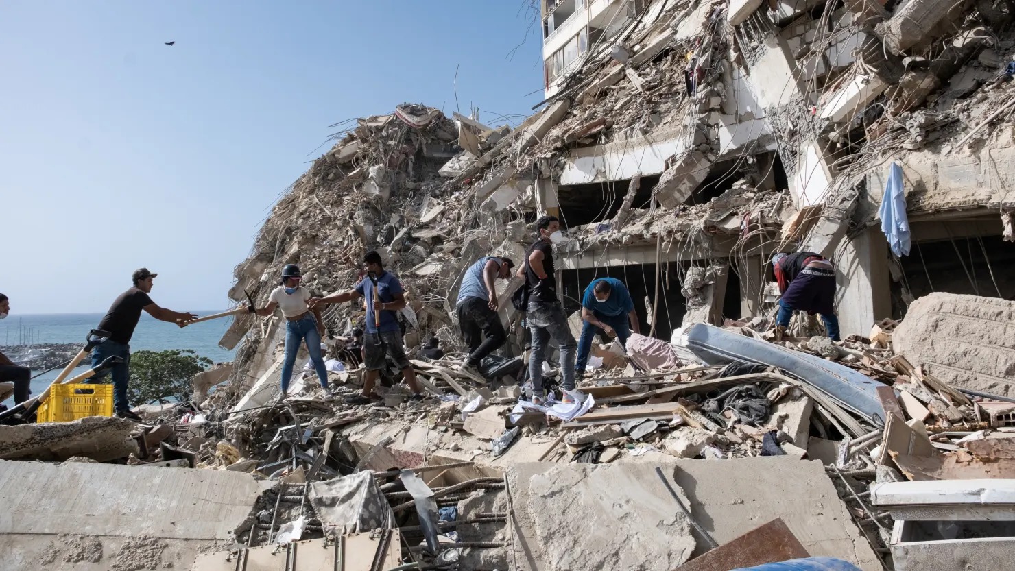 Rescuers in Venezuela race to save trapped people as earthquake death ...